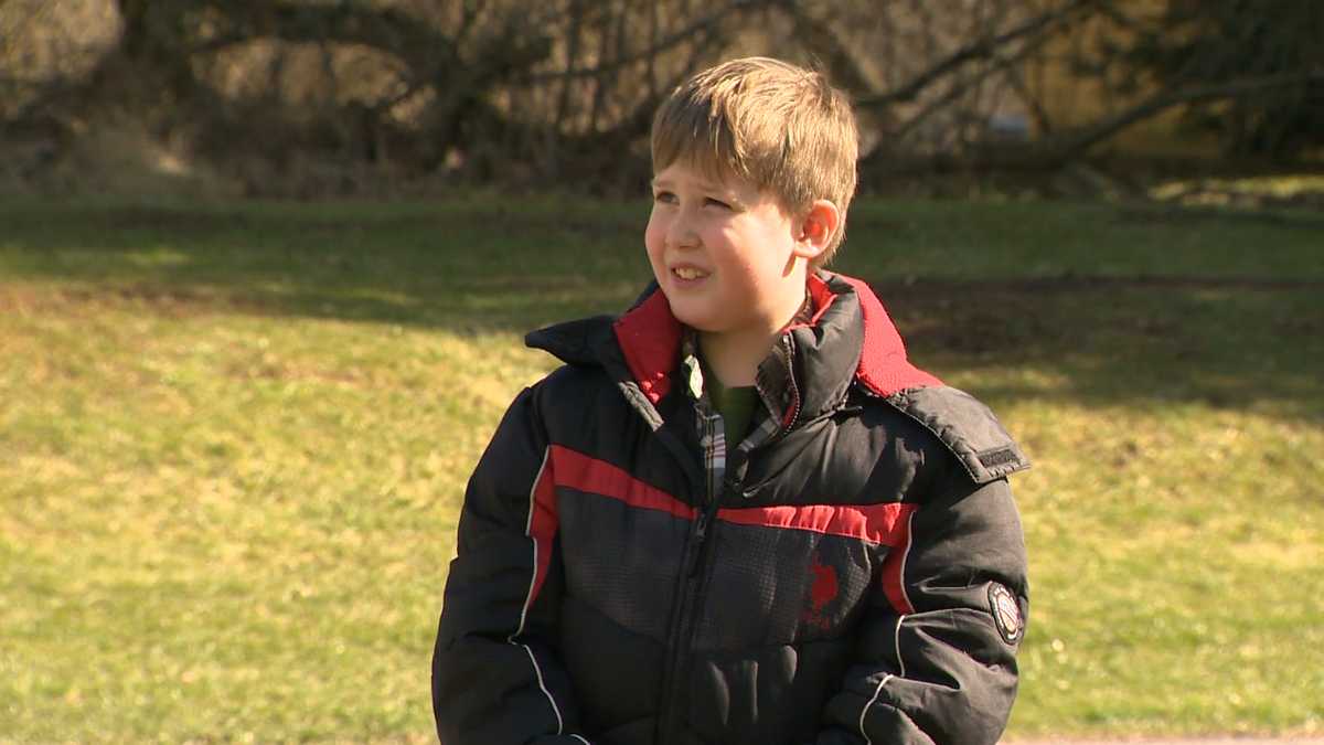 9-year-old called hero after helping save neighbor's life