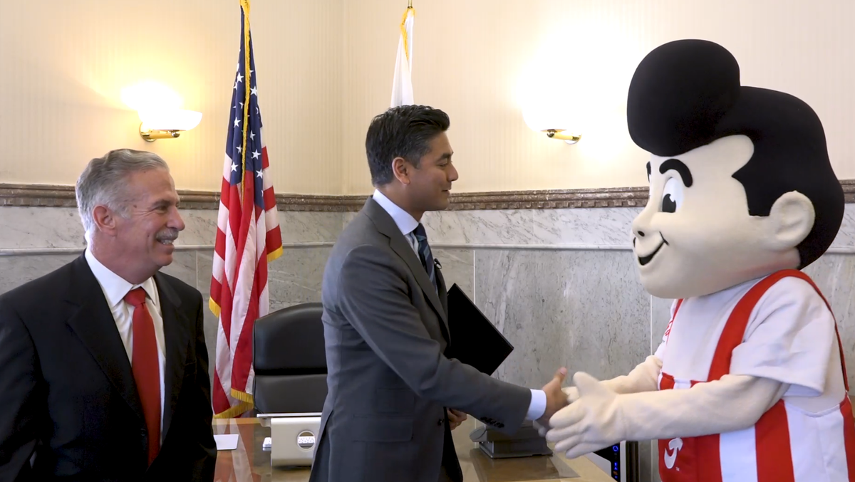 Cincinnati mayor declares Friday as Frisch's Big Boy Day