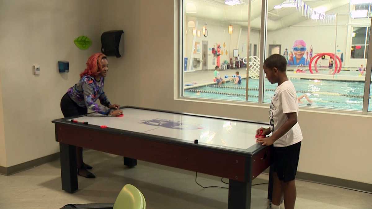 'Bigs,' 'Littles' in Towson head to Ravens Honor Row