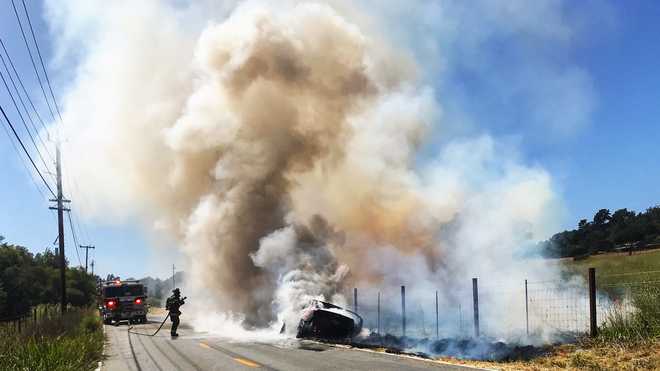 Teens crash car, spark wildfire near Watsonville