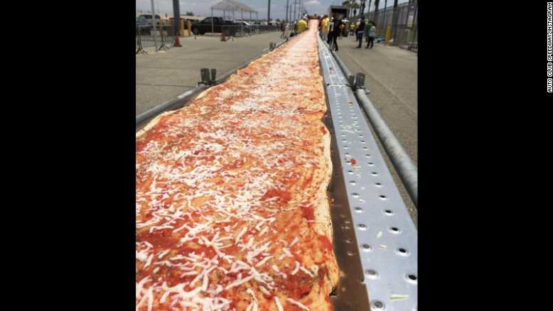 Mile-long pizza breaks Guinness world record!