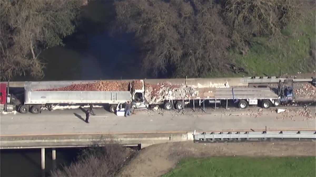 I-5 reopens after big rig crash drops load of bricks, sweet potatoes ...