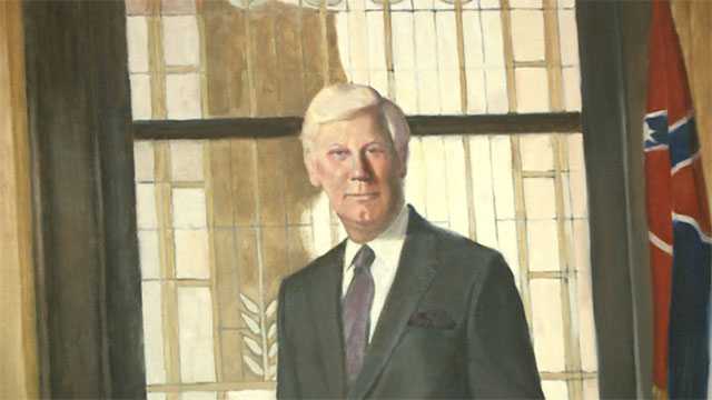 Mississippi unveils portrait of former Gov. Bill Allain