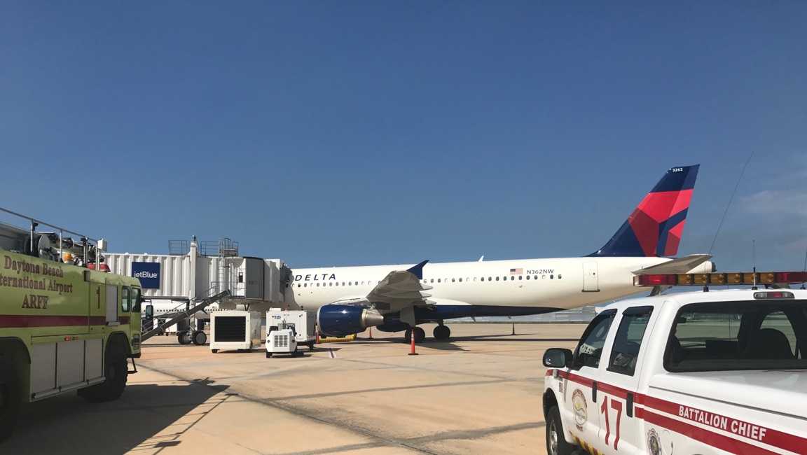 Delta flight diverted to Daytona Beach after windshield cracks