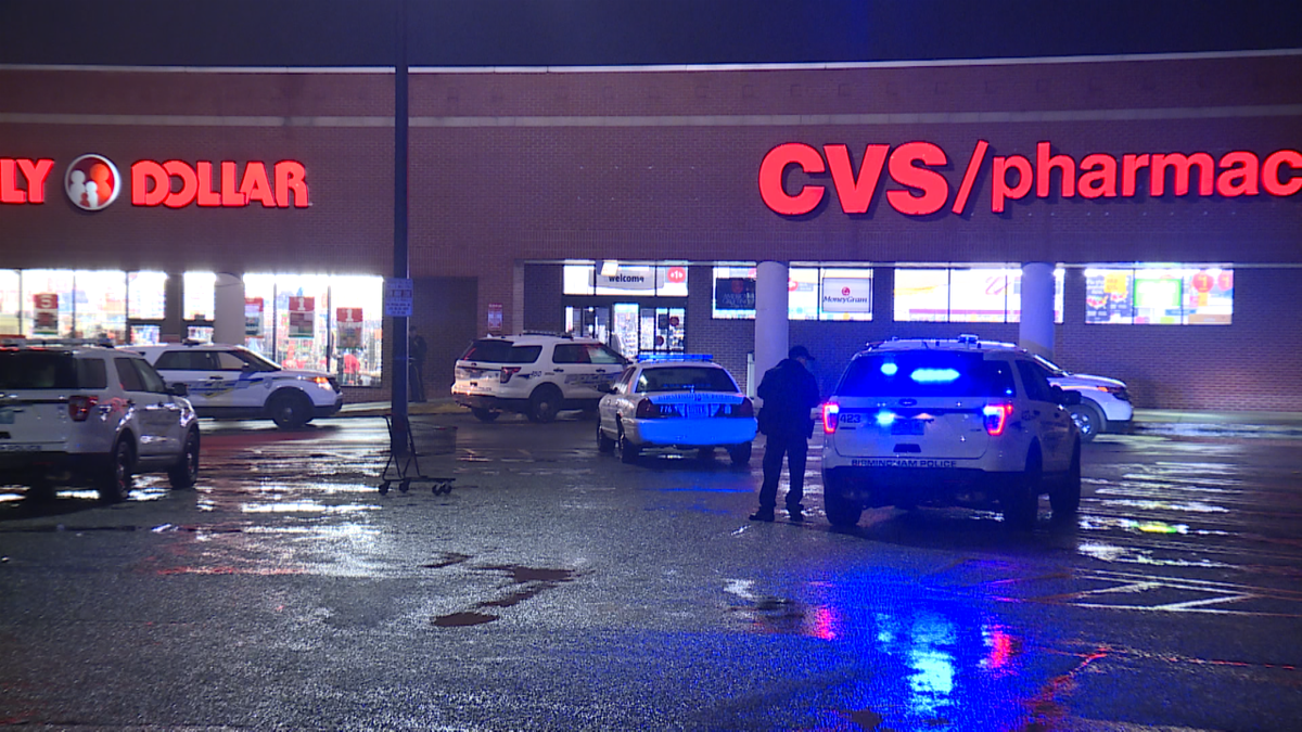 Birmingham police officer injured while chasing down CVS robbery suspect