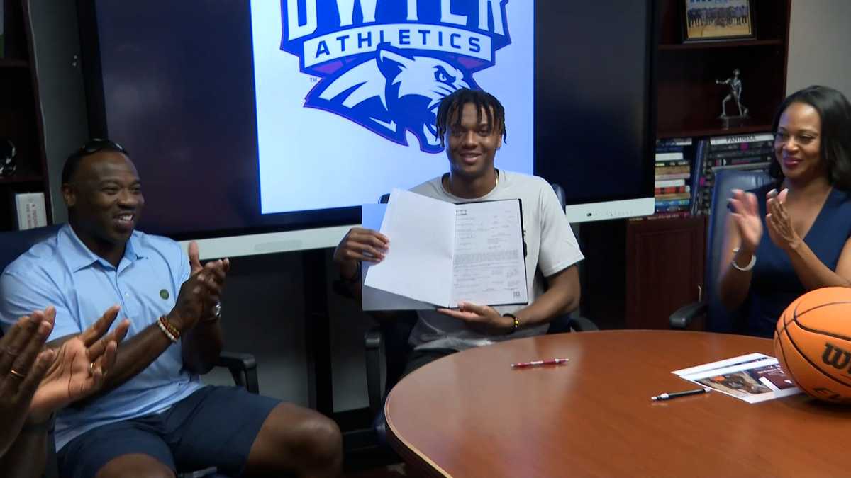 Dwyer's Blake Wilson signs to play at College of Staten Island