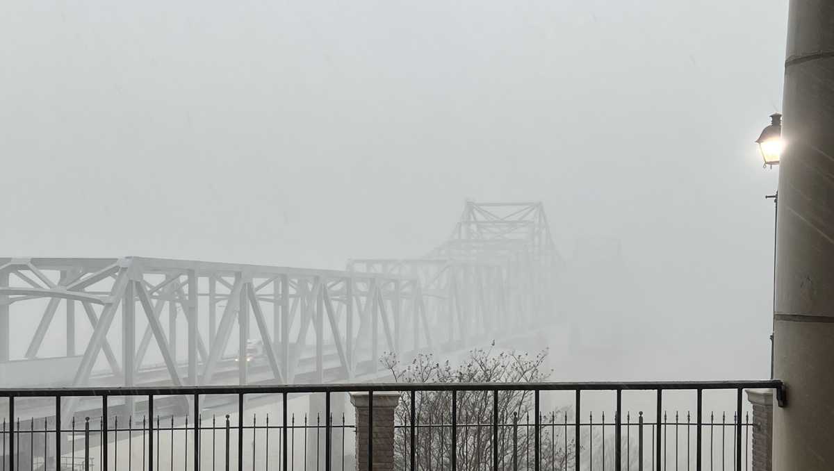 Video: Blinding rain moves across Mississippi River