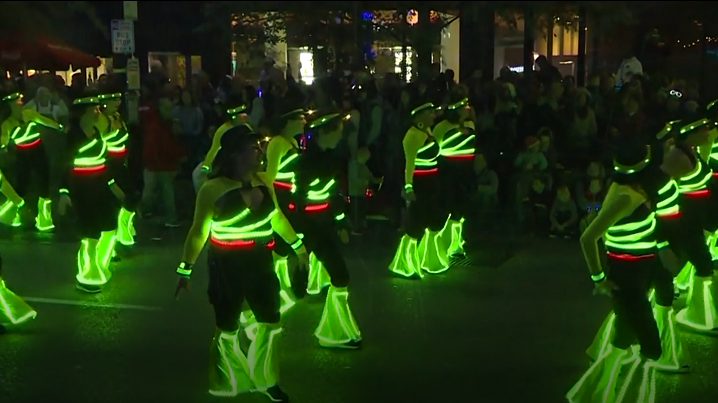 WATCH: BLINK Cincinnati kicks off with glowing parade downtown