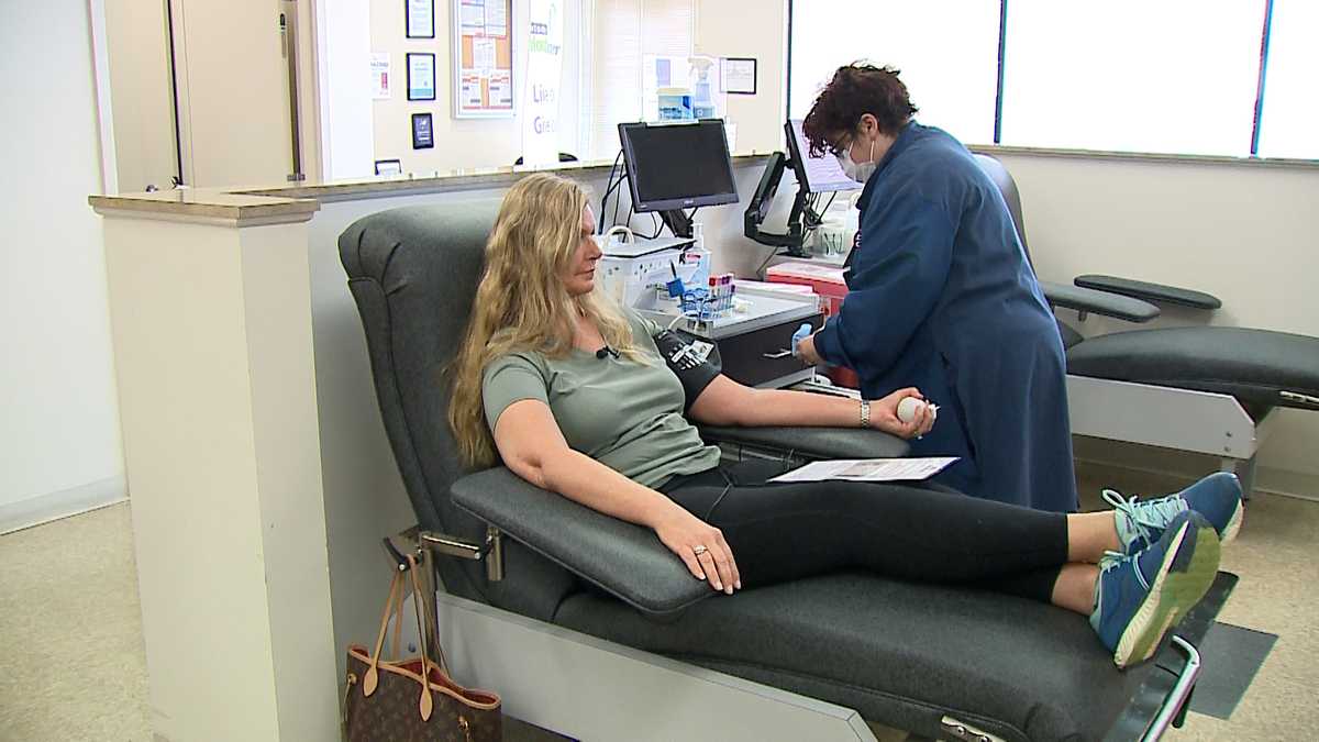 Giving blood is one way to help victims of downtown Louisville shooting