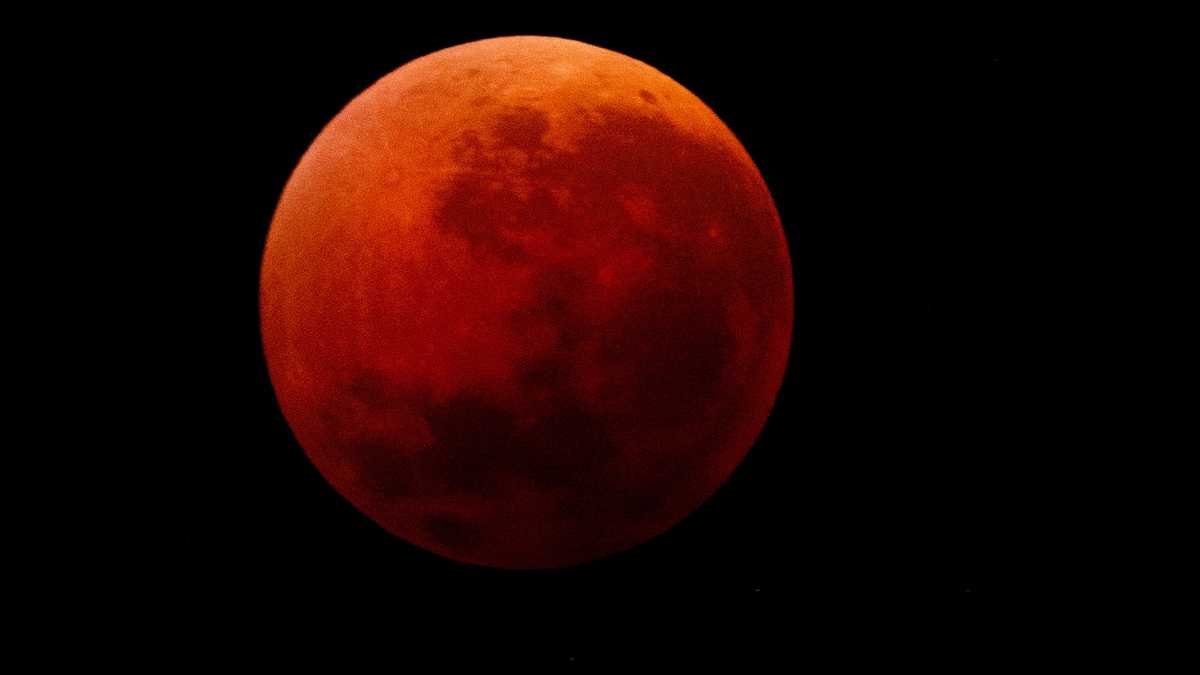 Total lunar eclipse will turn moon red: Viewing guide for Maine