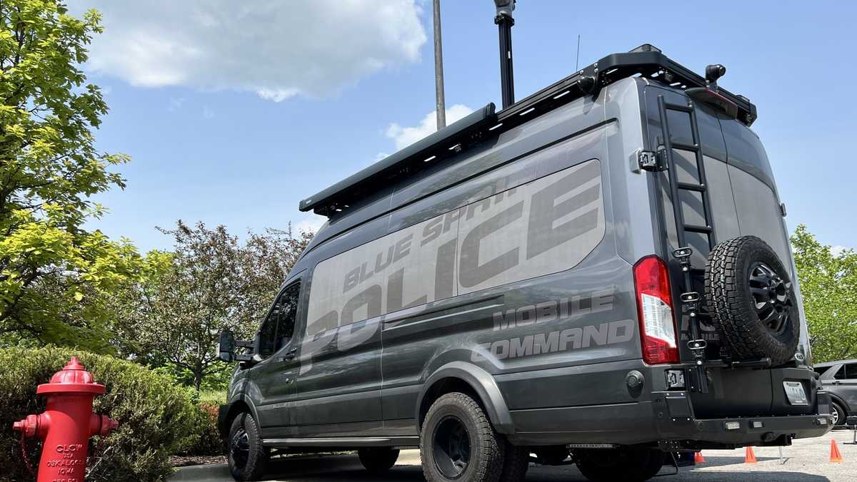 Blue Springs police resolve armed standoff along South Outer Road