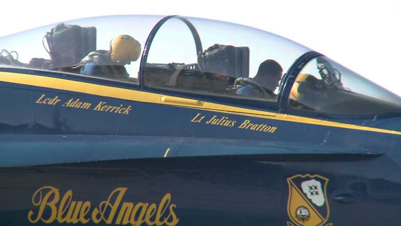 U.S. Navy's Blue Angels make stop in Milwaukee