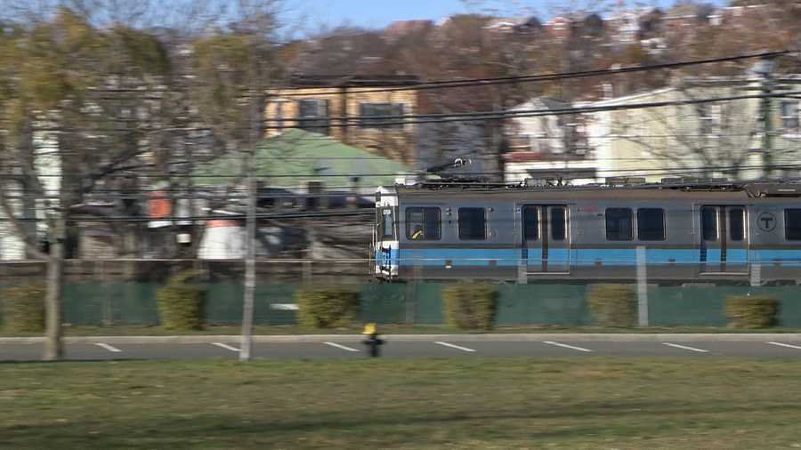 Over 1-hour delay on Blue Line on hottest day of year in Boston