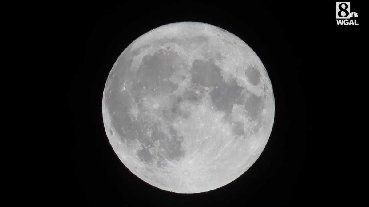 Blue supermoon glows over south-central Pa.