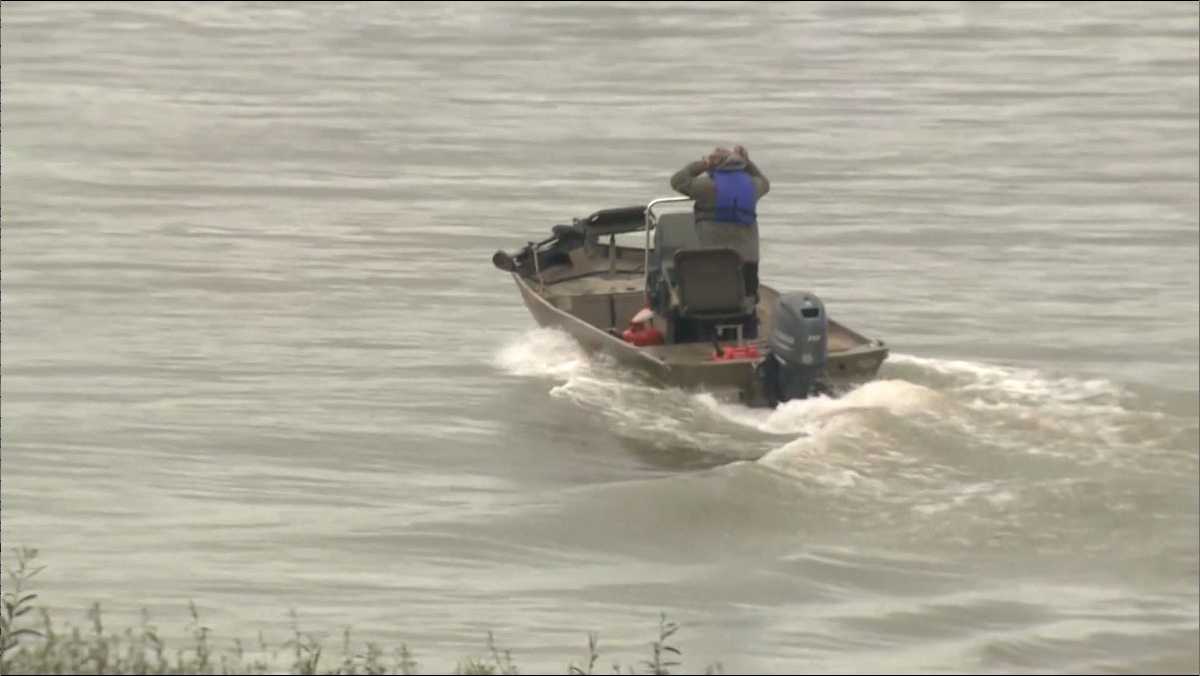 Search for missing duck hunters continues in Warren County