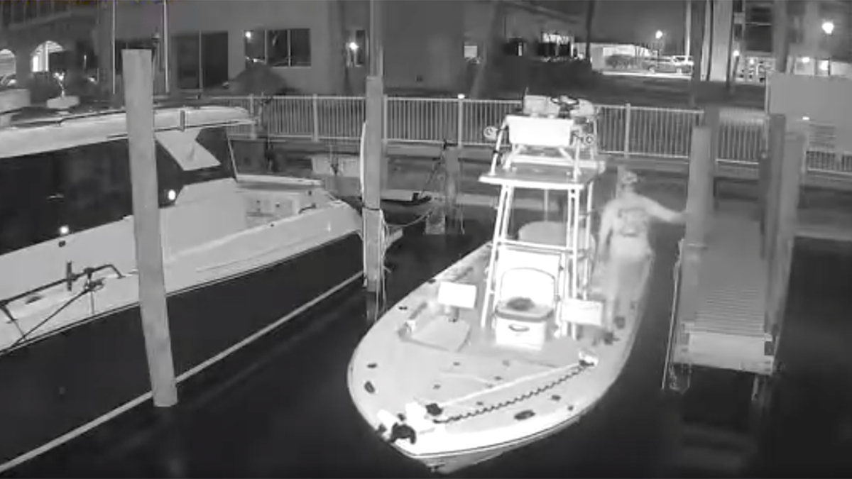 Suspect on the loose accused of stealing $104K boat near Fort Myers Beach