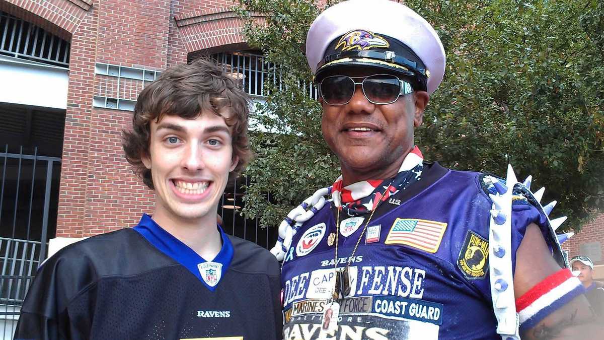 Ravens Flock remembers Captain Dee-Fense | Fan photos