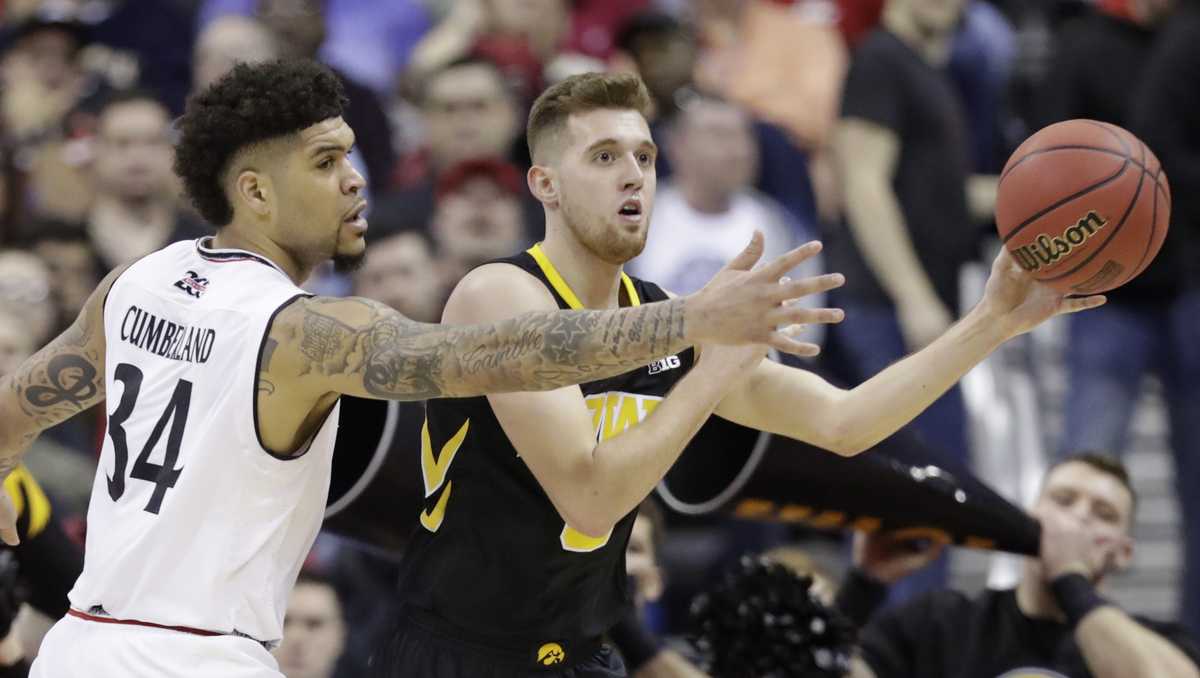 Hawkeye Jordan Bohannon uses NCAA mat to negotiate policy change