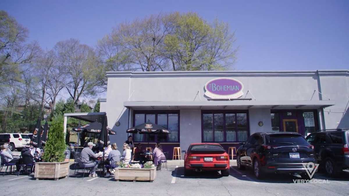 South Carolina: Brunch line forms early at The Bohemian Cafe