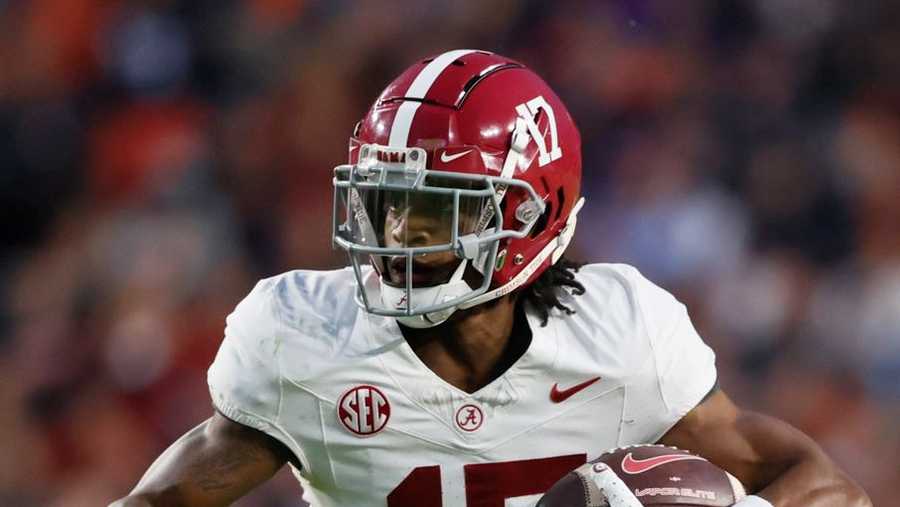 Which Alabama players are currently in the NCAA transfer portal?