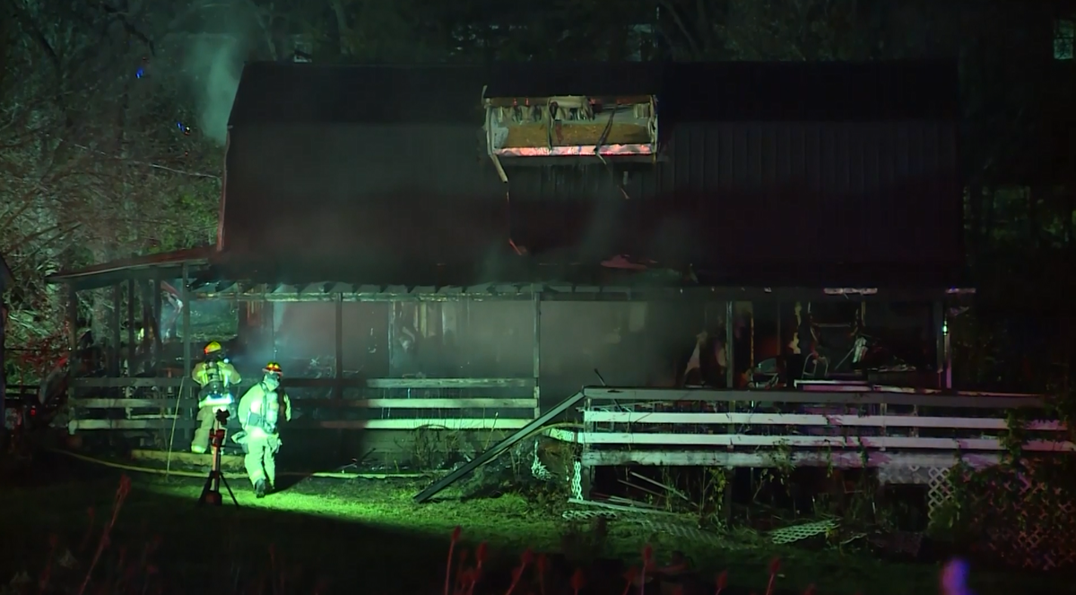 Dispatch: 4 hospitalized, including child, after overnight house fire ...