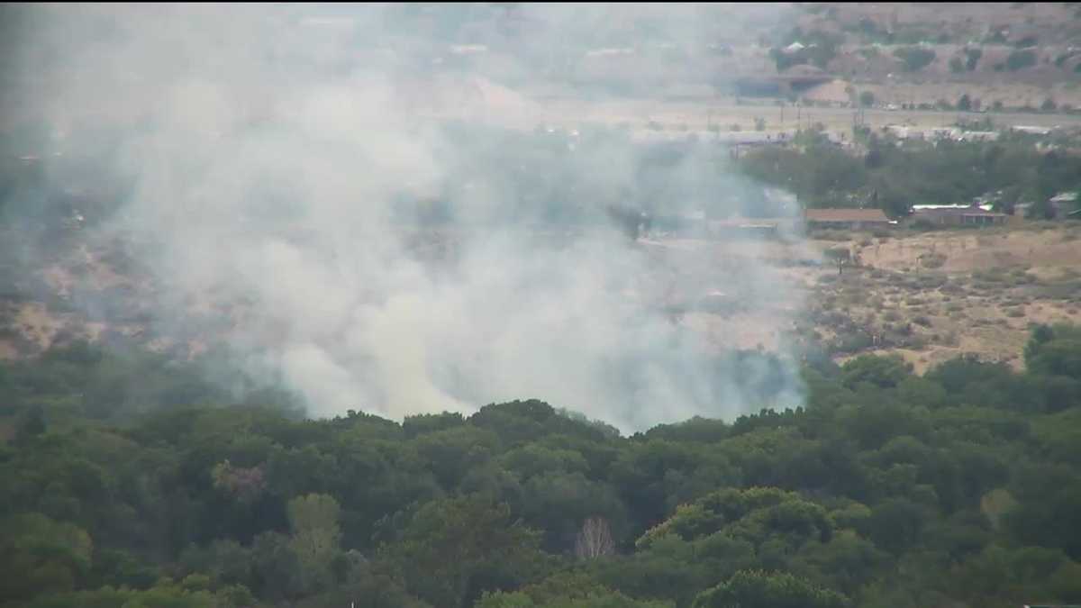 Fire scorches 2 acres in Albuquerque's Bosque