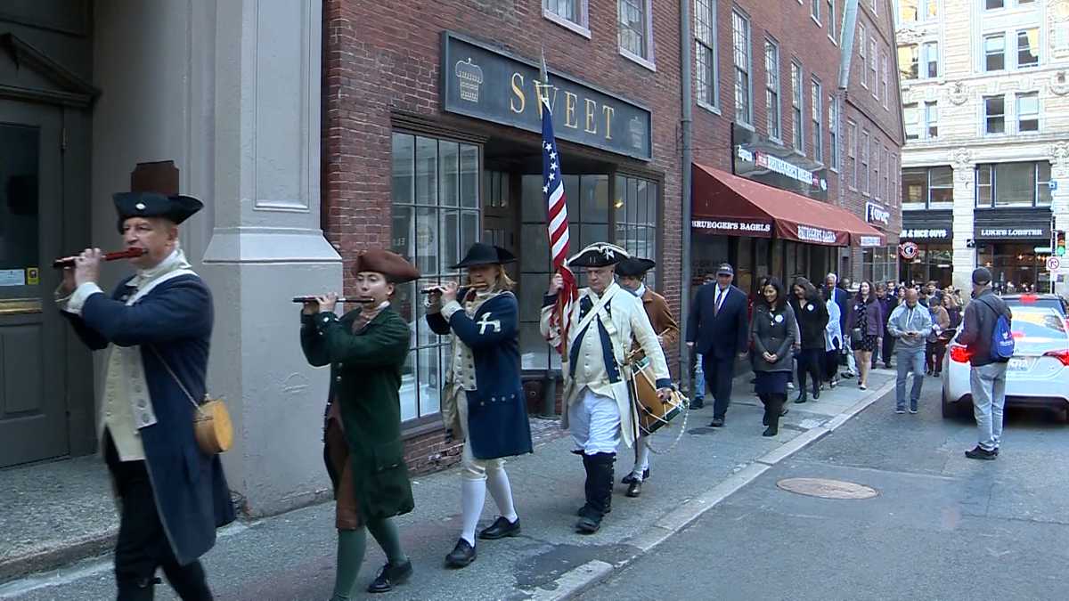 Local officials mark Boston's 200th anniversary as a city