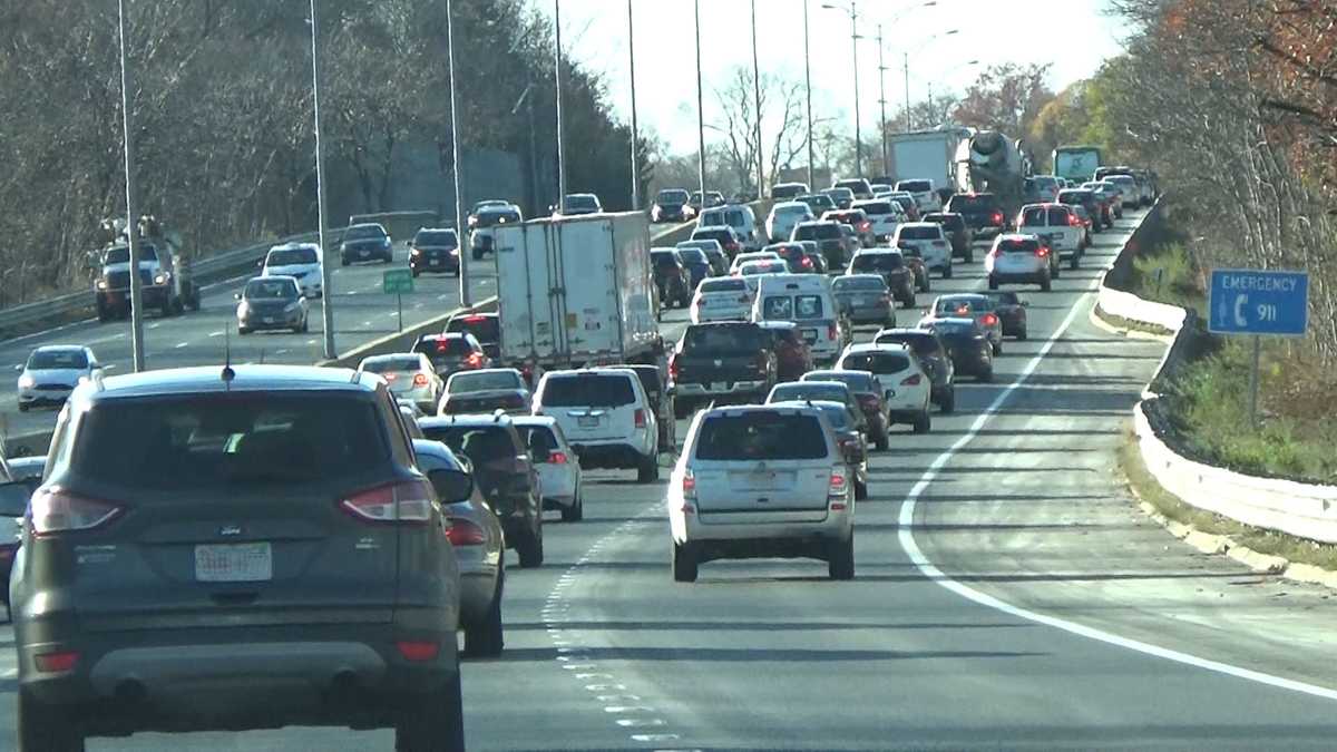 Lyft, Uber rides adding to Boston-area traffic congestion, report finds