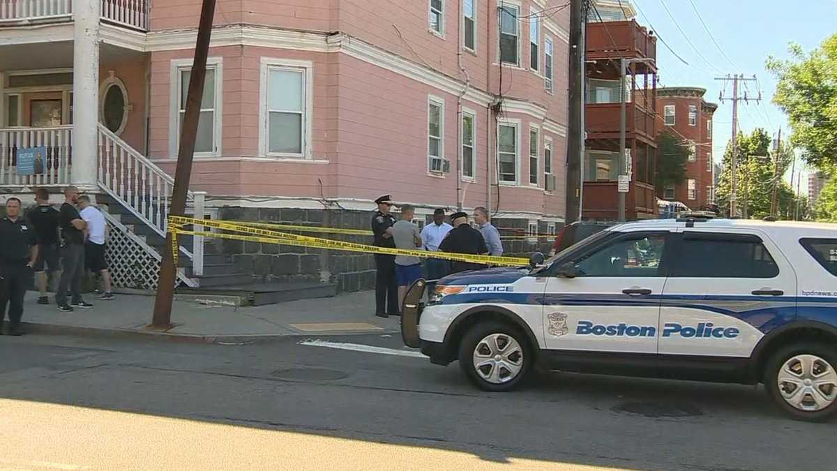 Man shot, killed in broad daylight in Boston