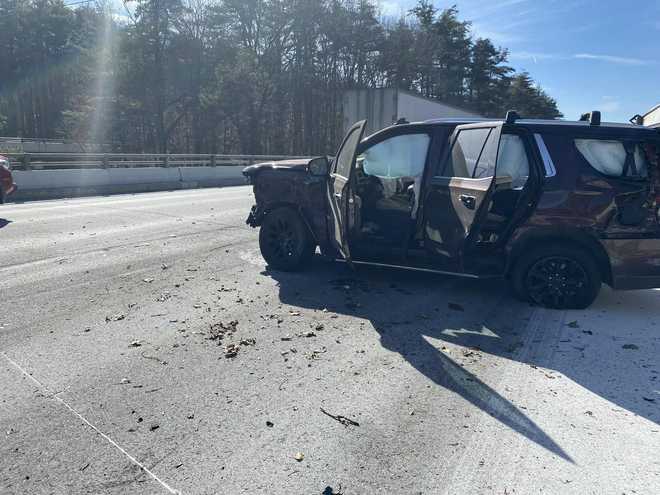 Heavy delays, lanes closed after box truck crashes along I-495