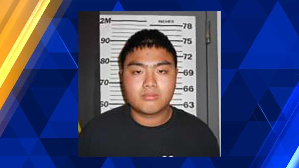 Police: Man arrested for carrying weapons on Boone DMACC campus