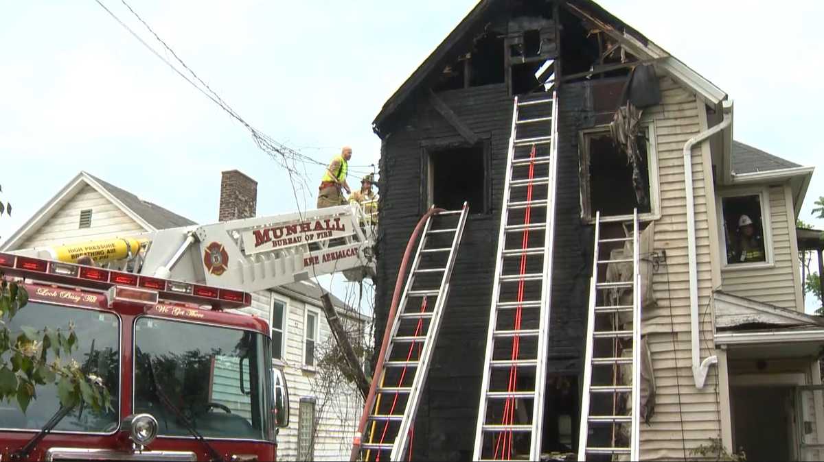 Crews battle blaze in Braddock