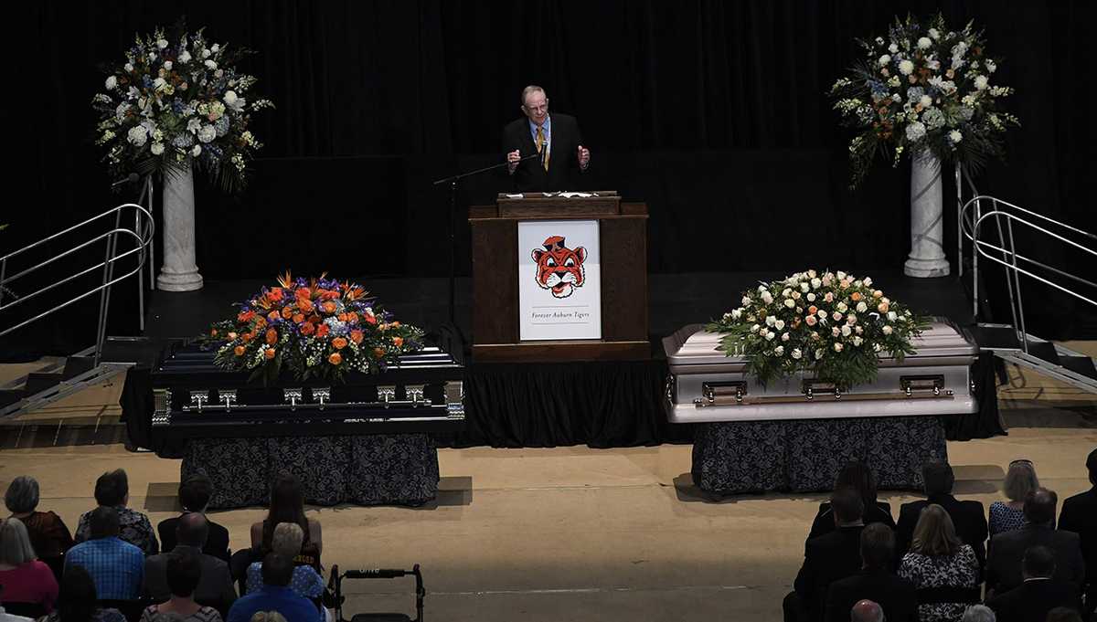 Auburn family says goodbye to 'The Voice of the Tigers'