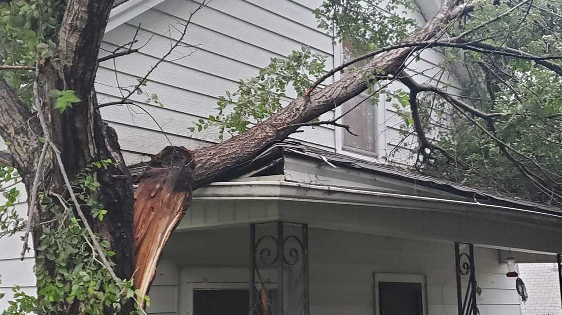 HELP AFTER THE STORM: Salvation Army providing food to storm victims