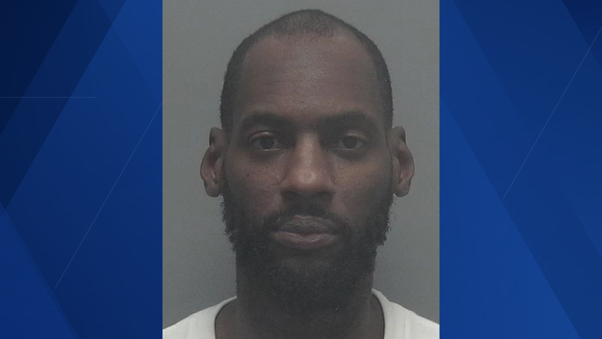 Man convicted in Fort Myers bank robbery wanted for probation violation