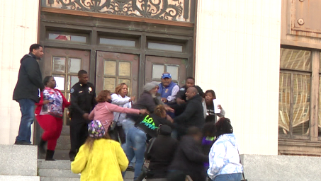 Brawl erupts outside courthouse in Jackson