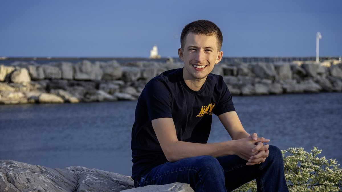 Senior Shout-Outs Slideshow 2025