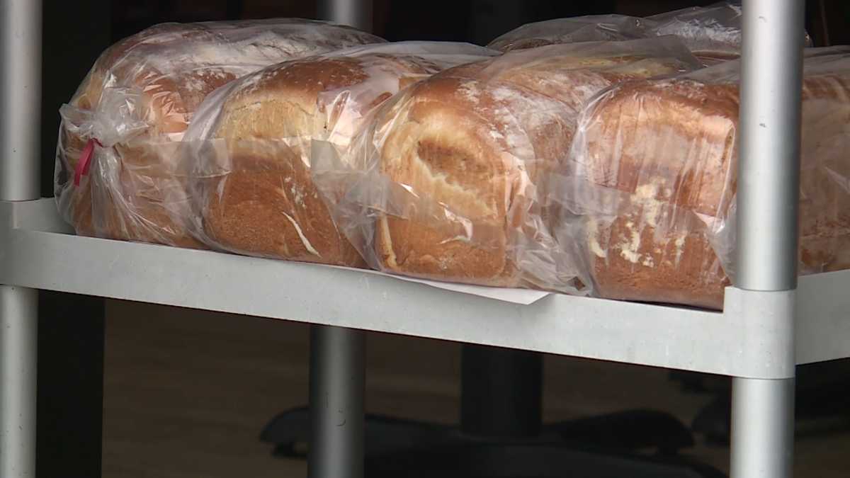 Deli offers free bread to help Mainers during coronavirus outbreak