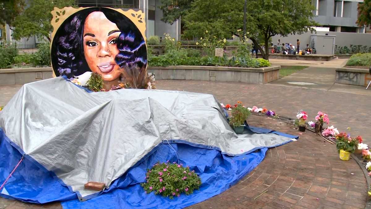 150 days later: Flowers placed around Jefferson Square memorial for ...