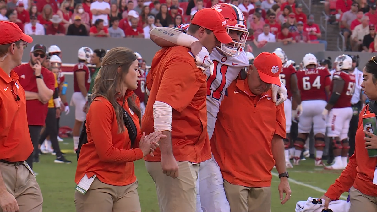 Clemson defensive tackle Bryan Bresee has torn ACL; out for the season
