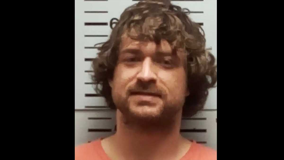 Man suspected of making terroristic threats arrested while sitting at ...