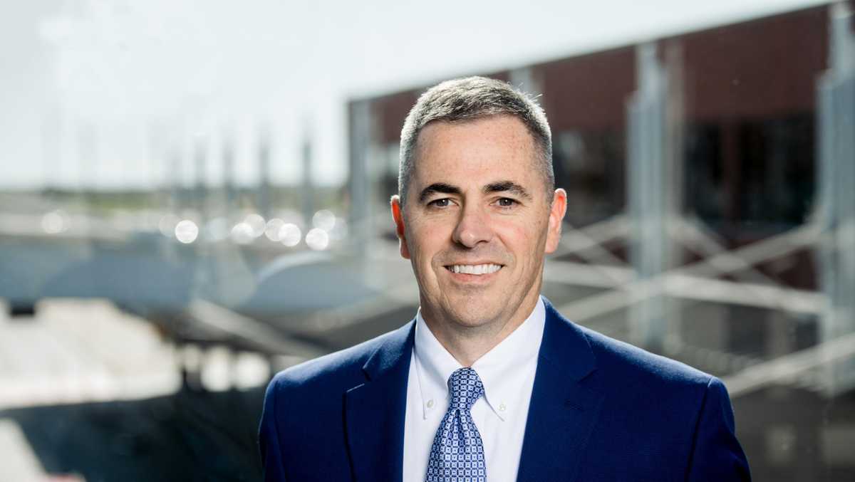 Brian Mulcahy named new Des Moines airport executive director