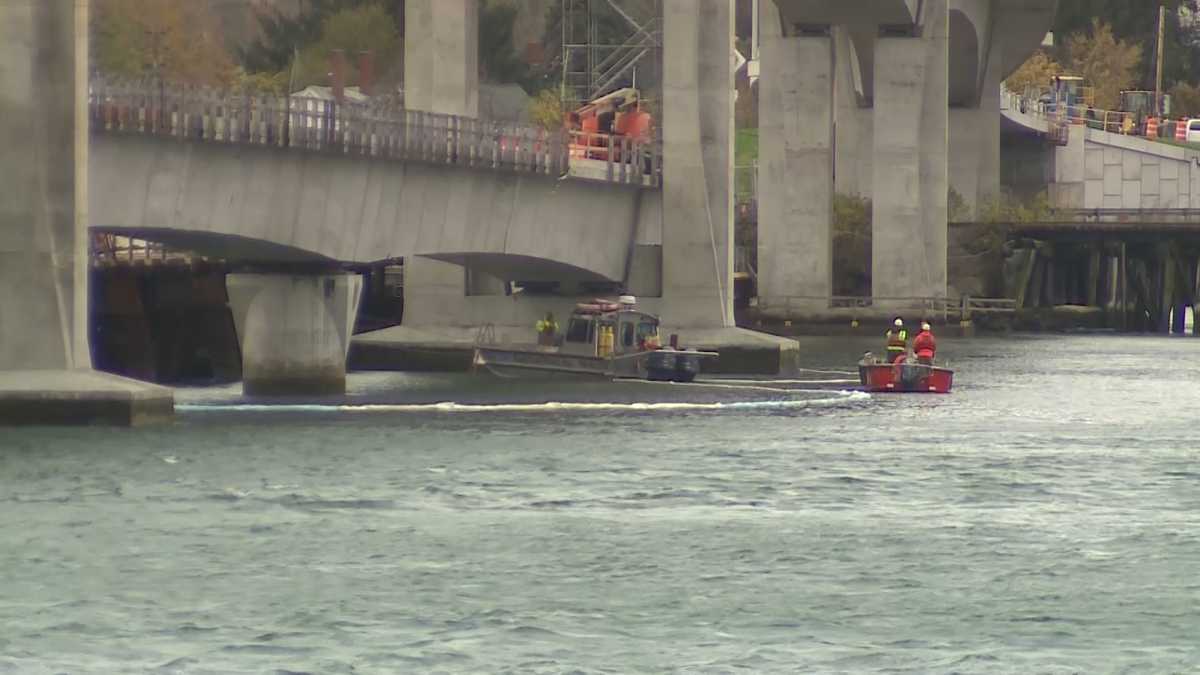 Truck blown off Sarah Long Bridge during storm, divers dispatched