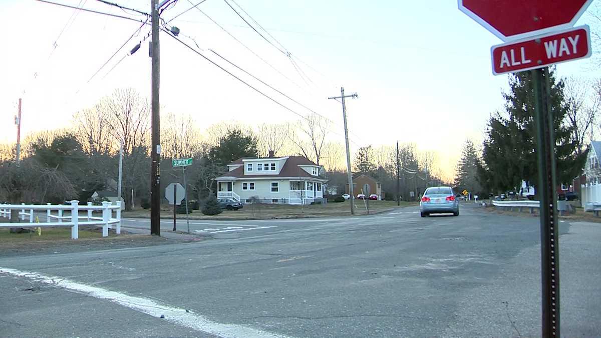 34 Year Old Killed In Overnight Bridgewater Hit And Run Crash Police Say