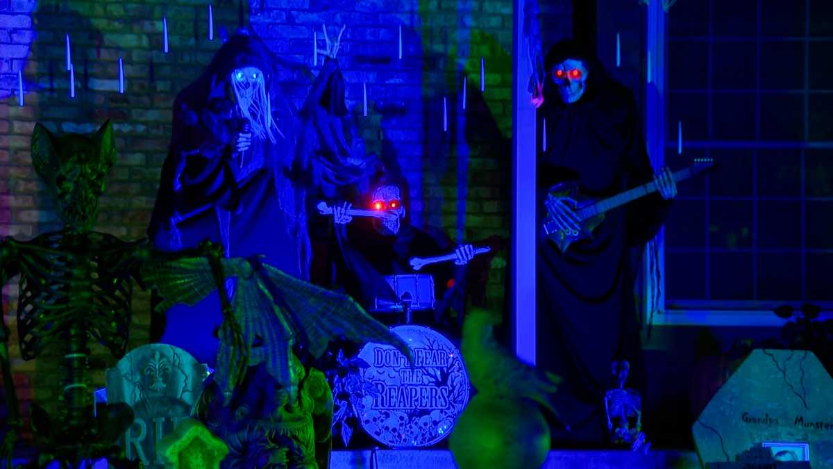 Omaha cemetery of horrors, skeleton bartender, live band
