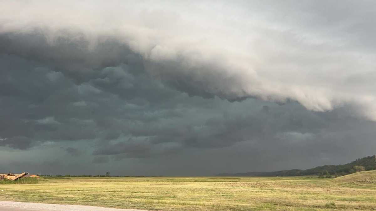 Omaha Public Works clean debris overnight after storm passes