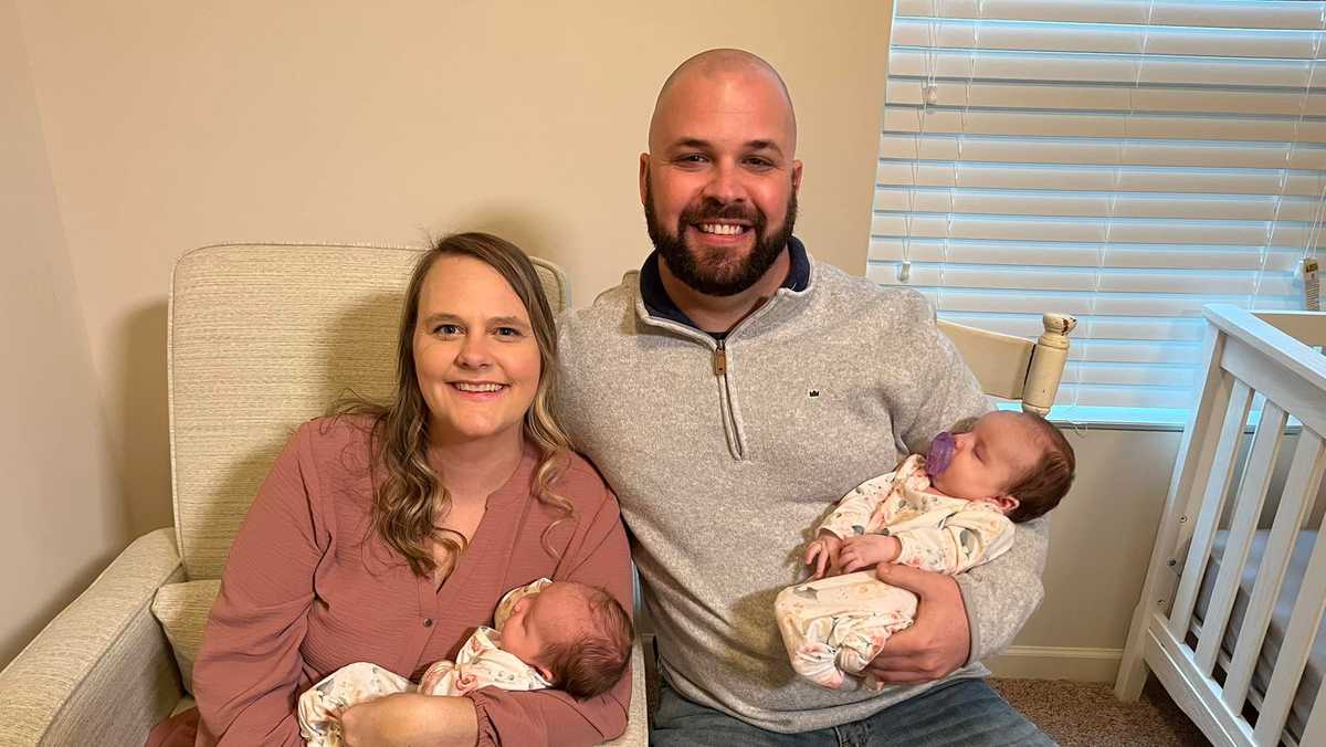 Alabama mom meets C-section twins delivered while ventilated COVID-19