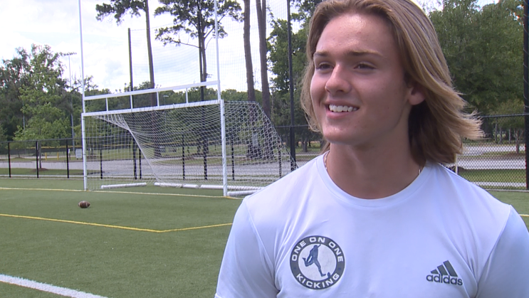 Richmond Hill football star kicking through the COVID-19 pandemic