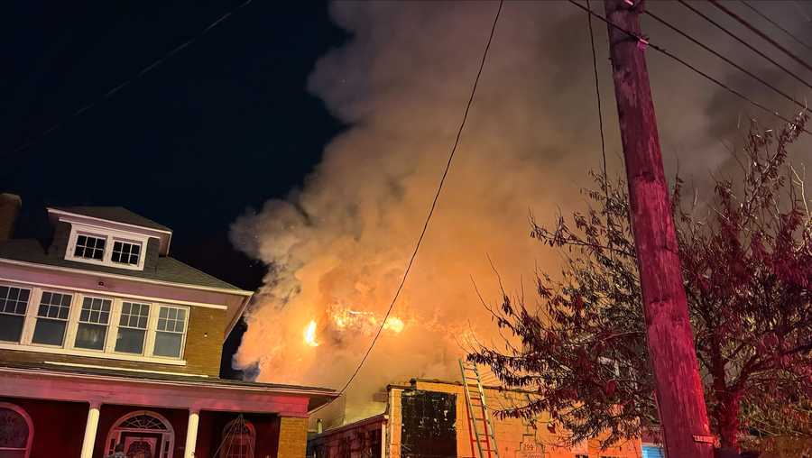 California neighborhood vacant building fire takes hour to put out