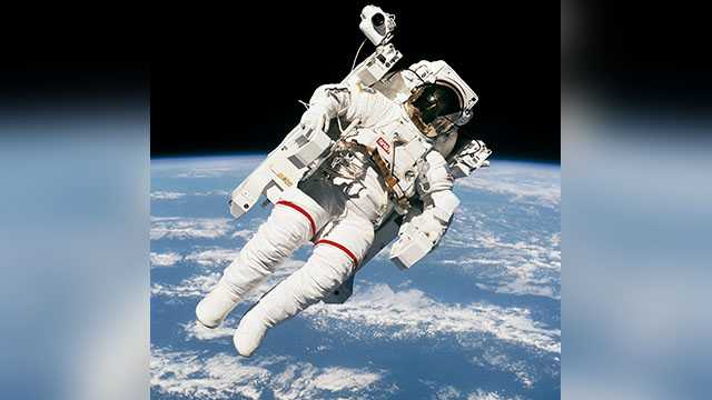 Astronaut Bruce McCandless II, first to float free in space, dies at 80